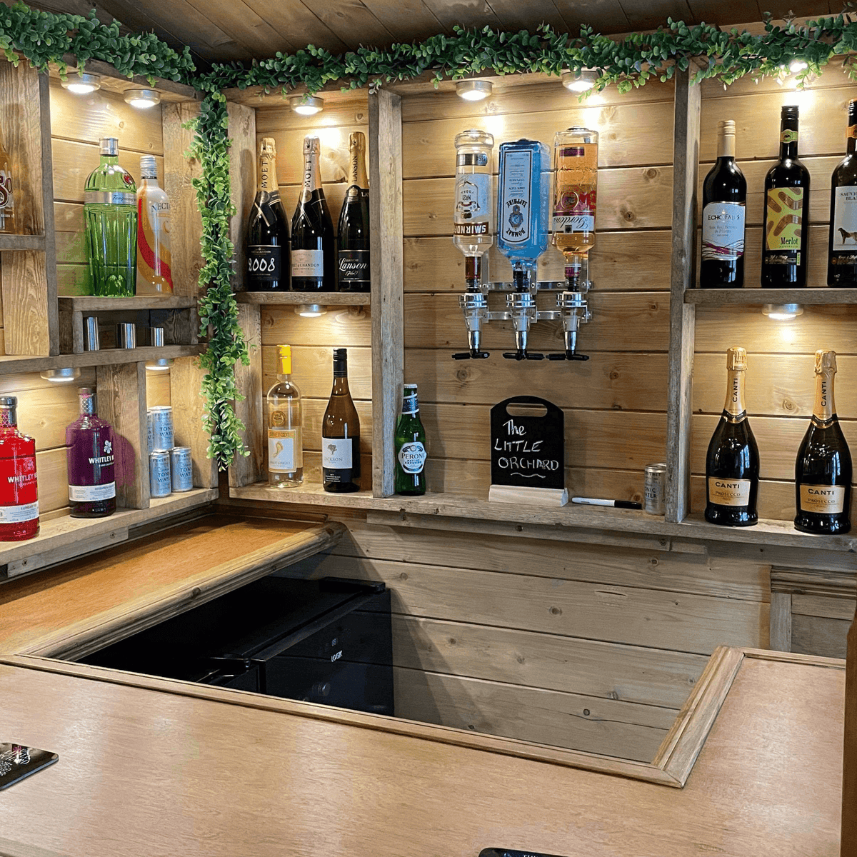 Create the Perfect Outdoor Entertaining Space With A Garden Bar ...